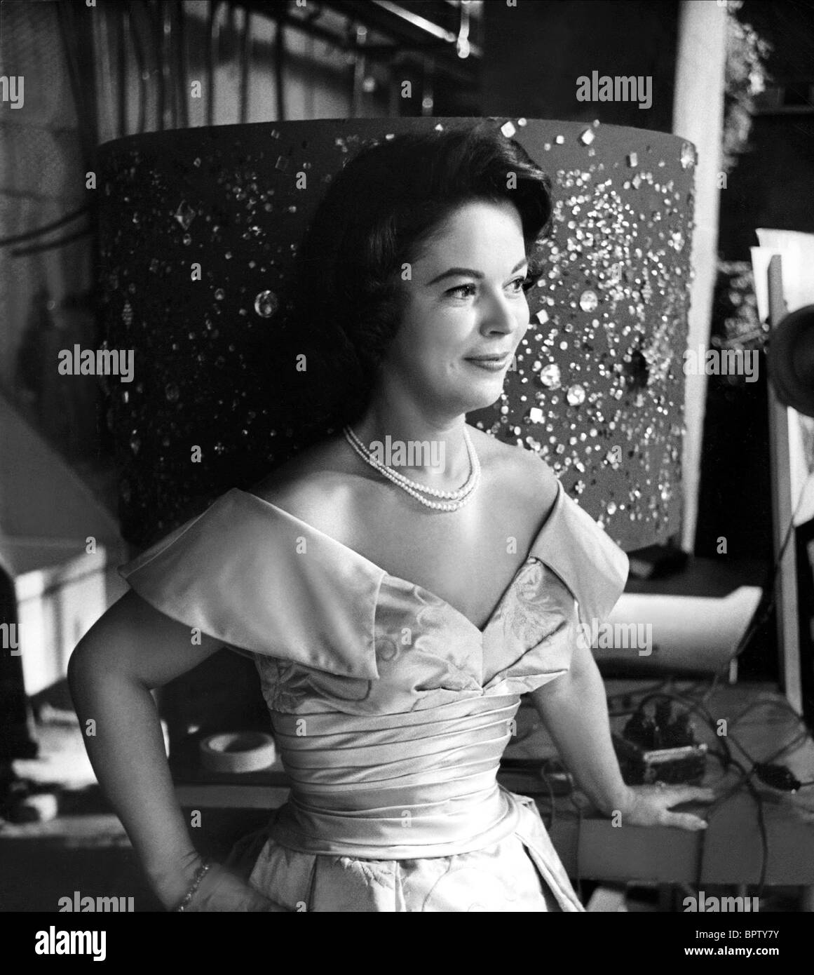 Shirley temple portrait -Fotos und -Bildmaterial in hoher Auflösung – Alamy