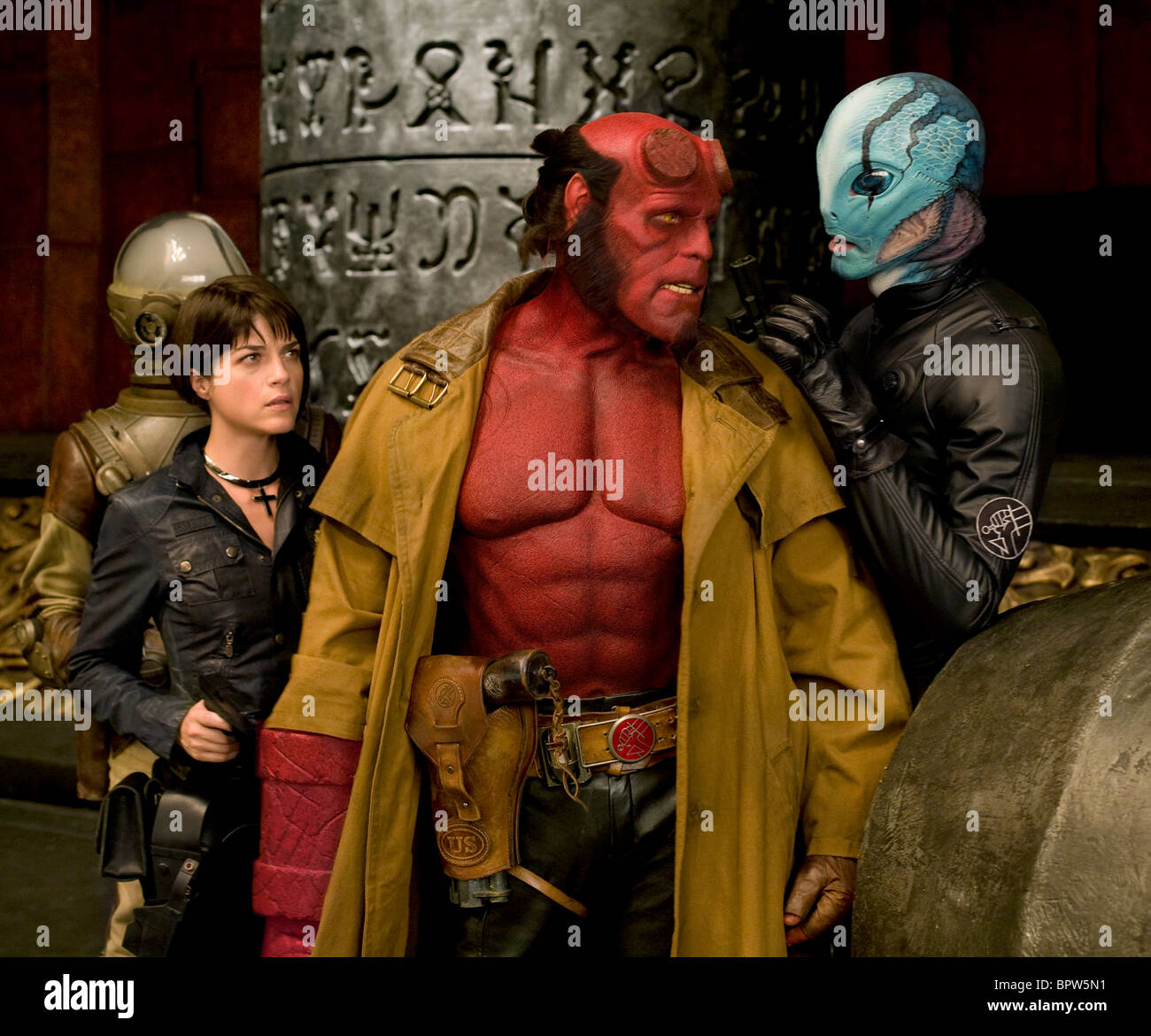 SELMA BLAIR, Ron Perlman, Doug Jones, Hellboy II: Die goldene Armee ... SELMA BLAIR, Ron Perlman, Doug Jones, Hellboy II: Die goldene Armee ...