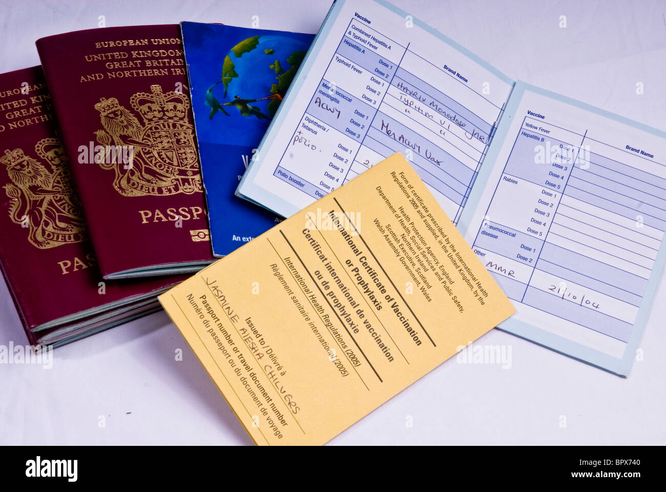 Vaccination book -Fotos und -Bildmaterial in hoher Auflösung – Alamy