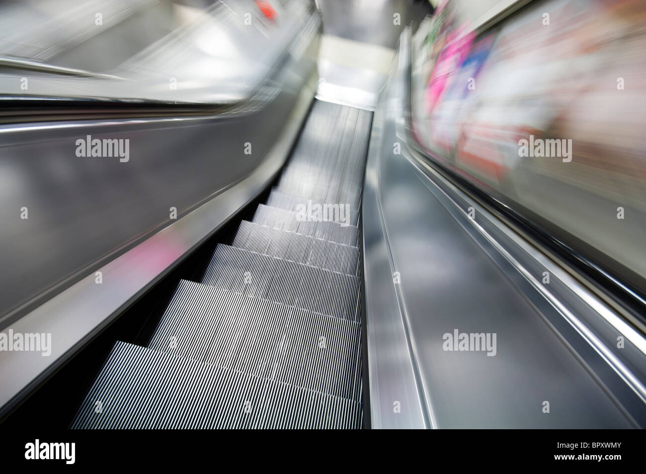 Hochgeschwindigkeits unterirdisch -Fotos und -Bildmaterial in hoher ...
