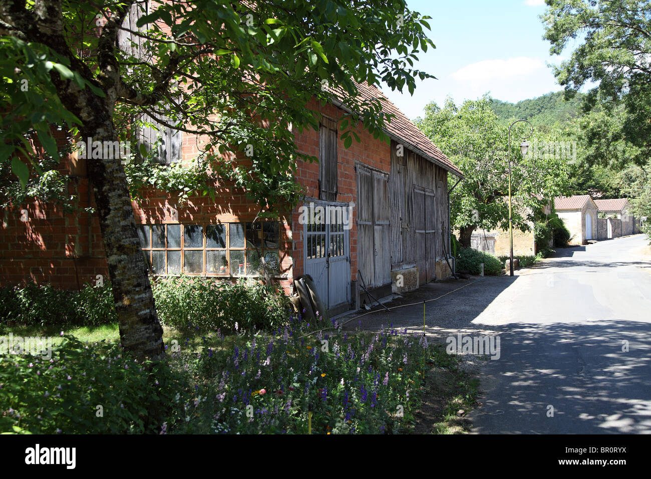 Ehemalige scheune -Fotos und -Bildmaterial in hoher Auflösung – Alamy