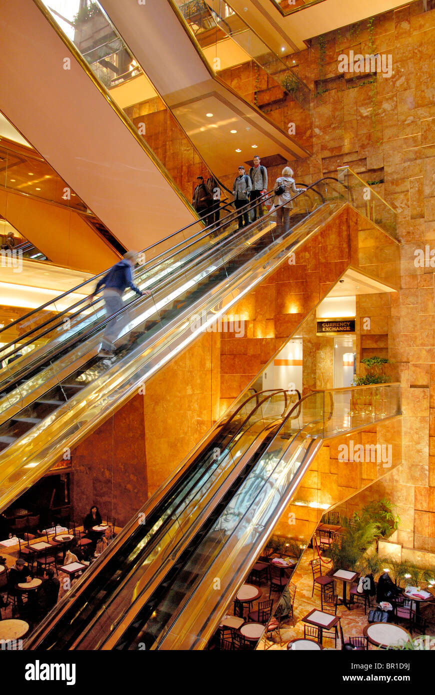 Trump tower new york interior -Fotos und -Bildmaterial in hoher ...