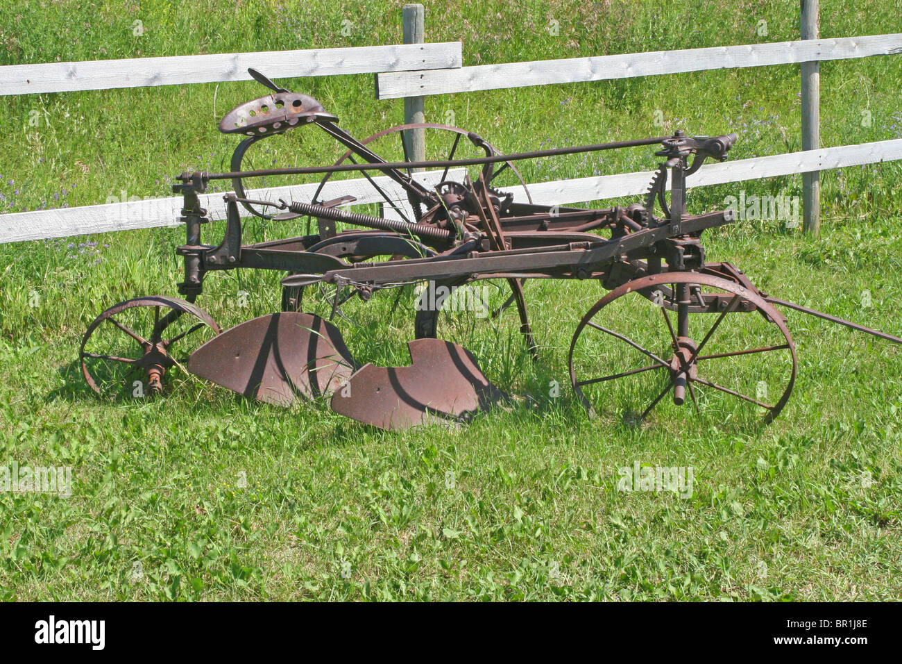 Antiker eisenpflug -Fotos und -Bildmaterial in hoher Auflösung – Alamy