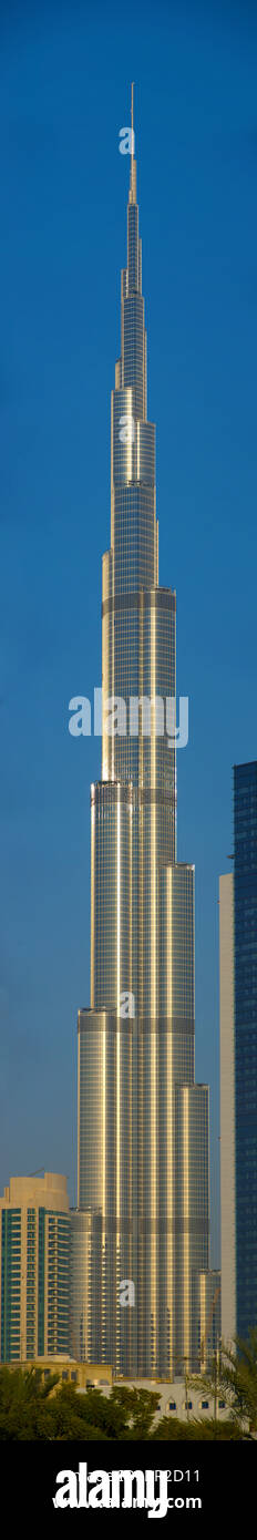 Burj Khalifa Vertikal Stockfotos und -bilder Kaufen - Alamy