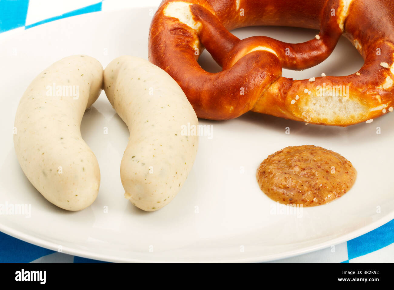 Brezel und senf -Fotos und -Bildmaterial in hoher Auflösung – Alamy