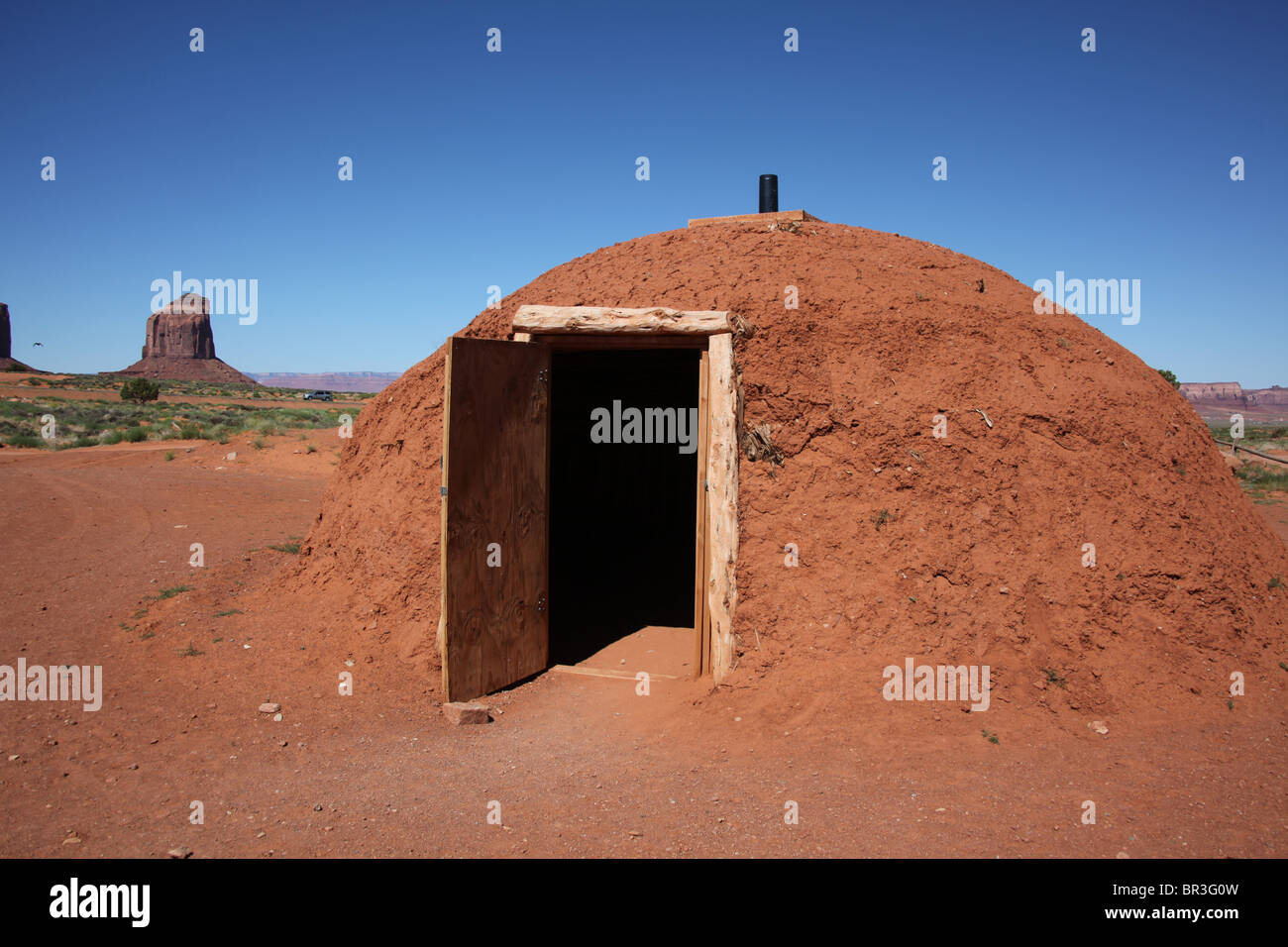 Indianer Hogan im Monument Valley Navajo Tribal Park in Arizona und ...