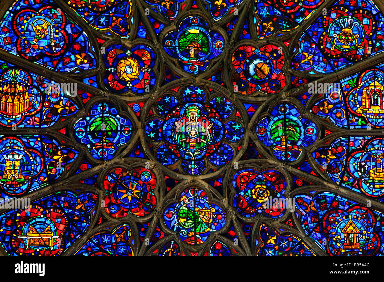 Rose window reims cathedral france -Fotos und -Bildmaterial in hoher ...