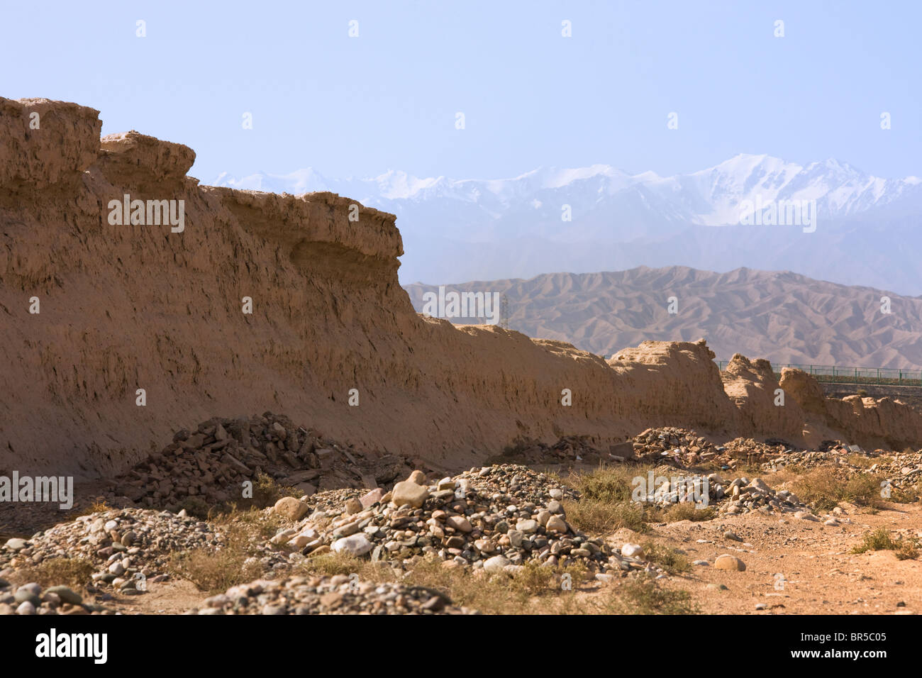 Chinese great wall in gobi -Fotos und -Bildmaterial in hoher Auflösung ...