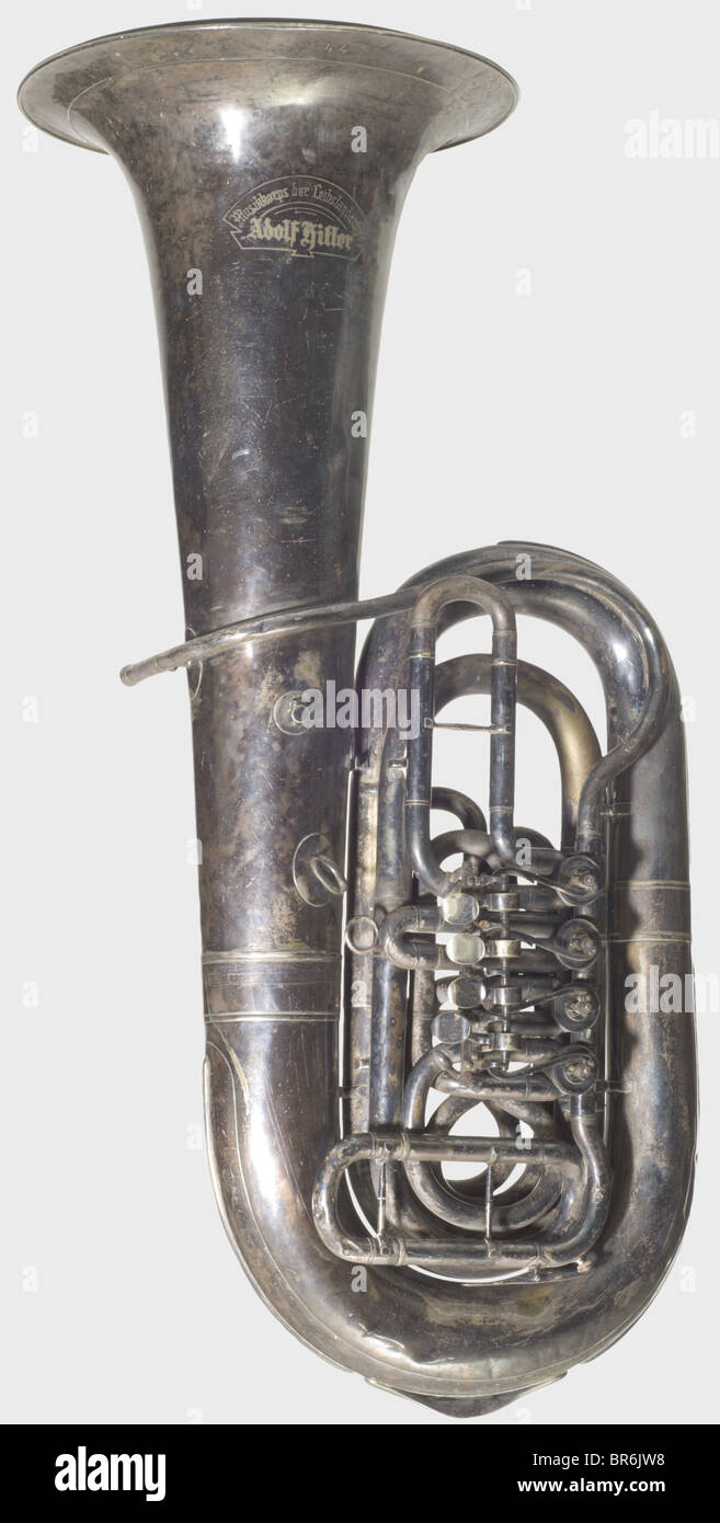 Eine Tuba des Musikcorps der Leibstandarte SS 'Adolf Hitler ...