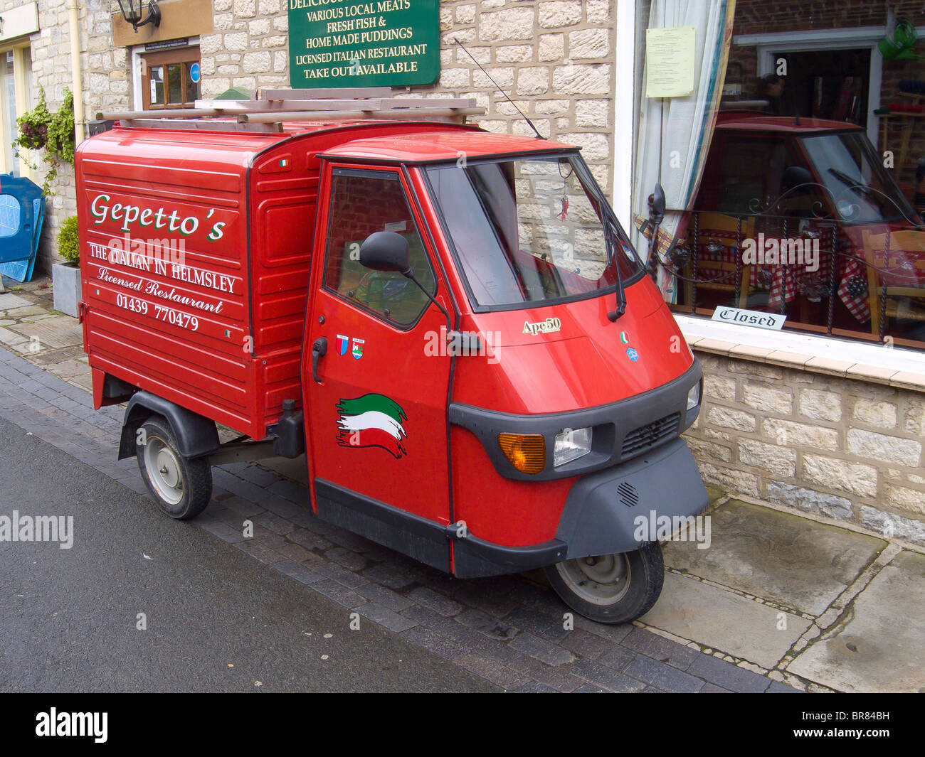 Piaggio ape 50 -Fotos und -Bildmaterial in hoher Auflösung – Alamy