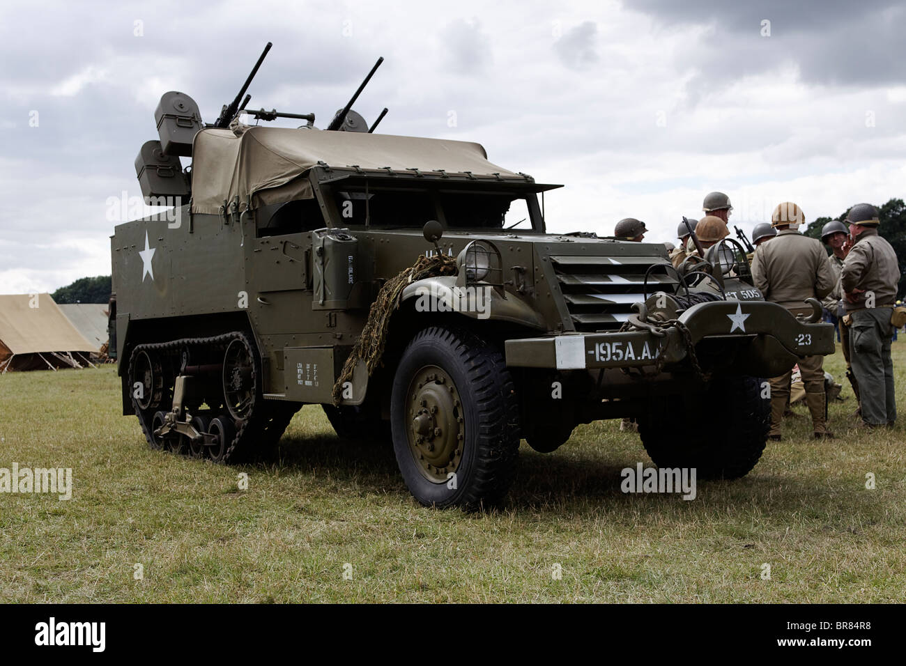 US-Armee M3 Halbkettenfahrzeug Quad-50 Air Defense mit 4 Browning M2HB ...