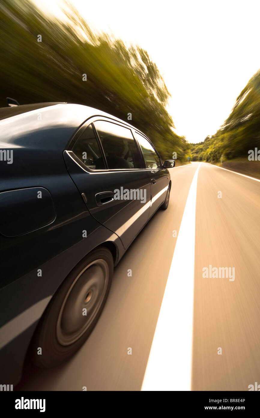 Fahren Mit Geschwindigkeit Stockfotos und -bilder Kaufen - Alamy