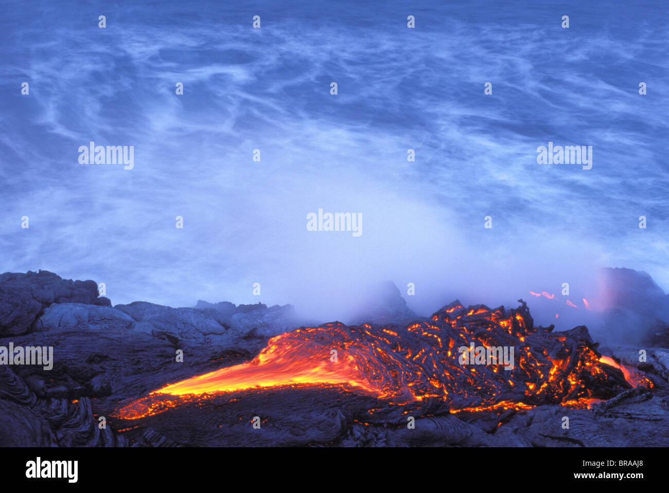Lavastrom von Kilauea Vulkan tritt Pazifik Hawaii Volcanoes NP weltweit ...