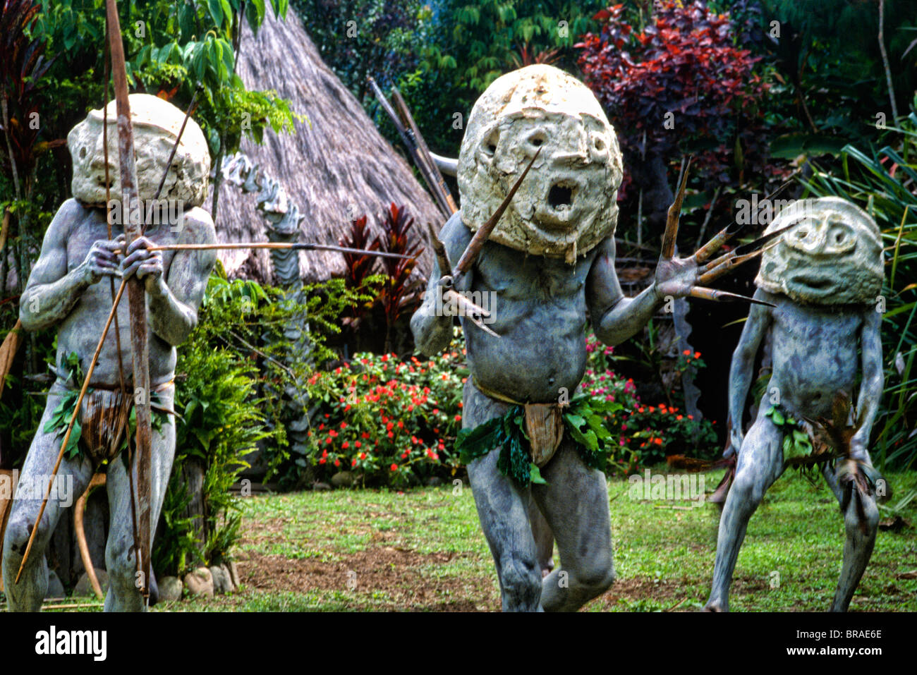 Mud men dance -Fotos und -Bildmaterial in hoher Auflösung – Alamy