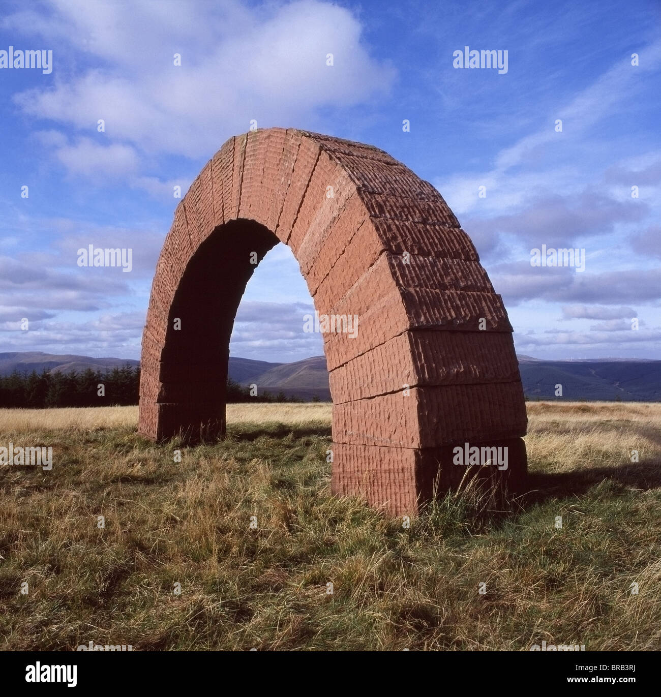 Schreitenden Bogen Skulptur auf Colt Hill, Cairnhead, Nithsdale ...