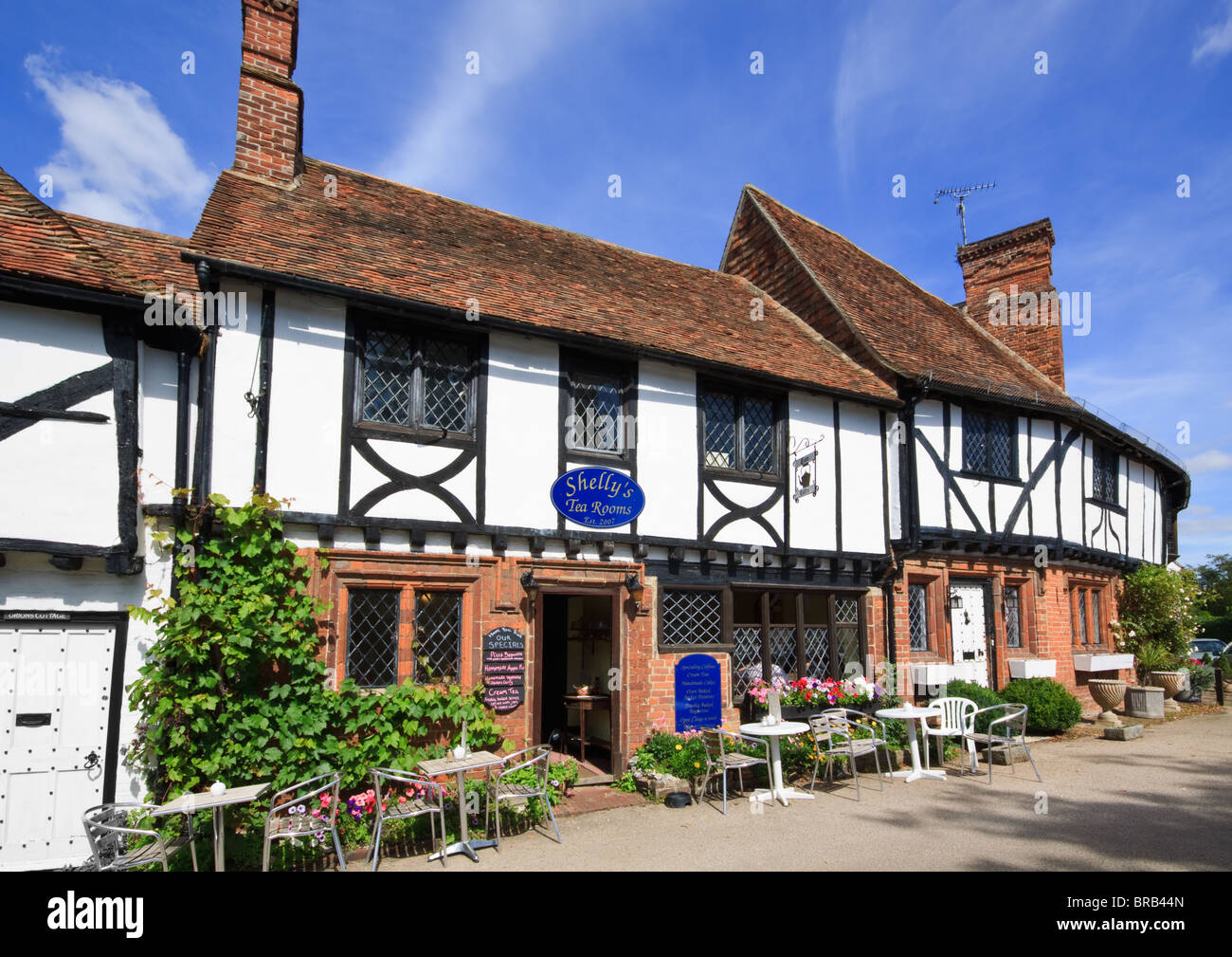 Typical timber framed house -Fotos und -Bildmaterial in hoher Auflösung ...