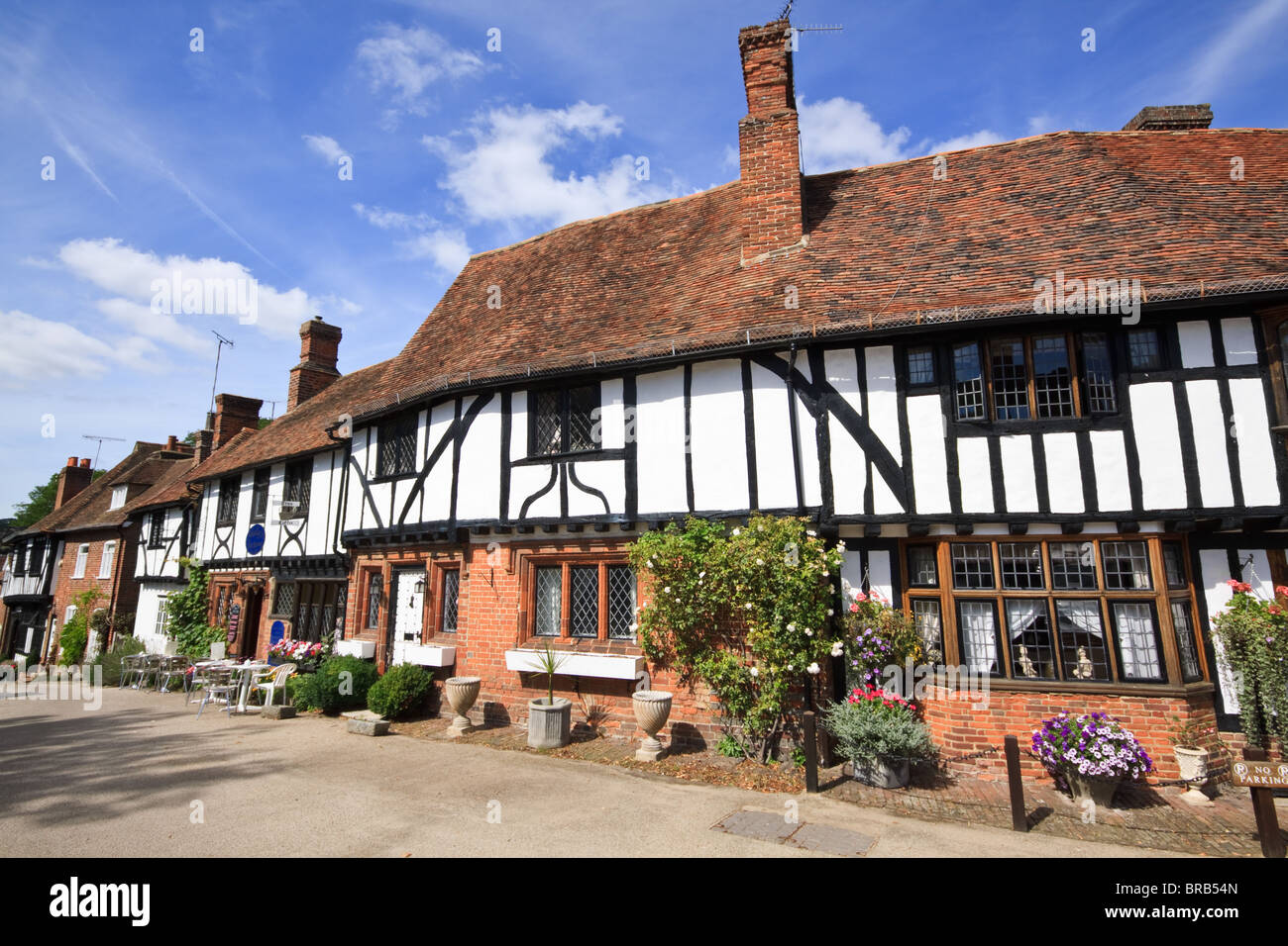 Typical timber framed house -Fotos und -Bildmaterial in hoher Auflösung ...