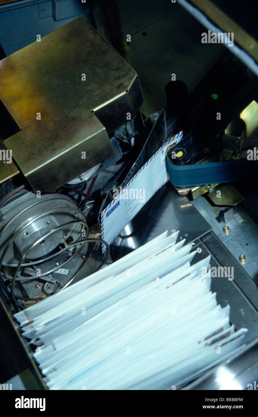 Mail sorting machine -Fotos und -Bildmaterial in hoher Auflösung – Alamy