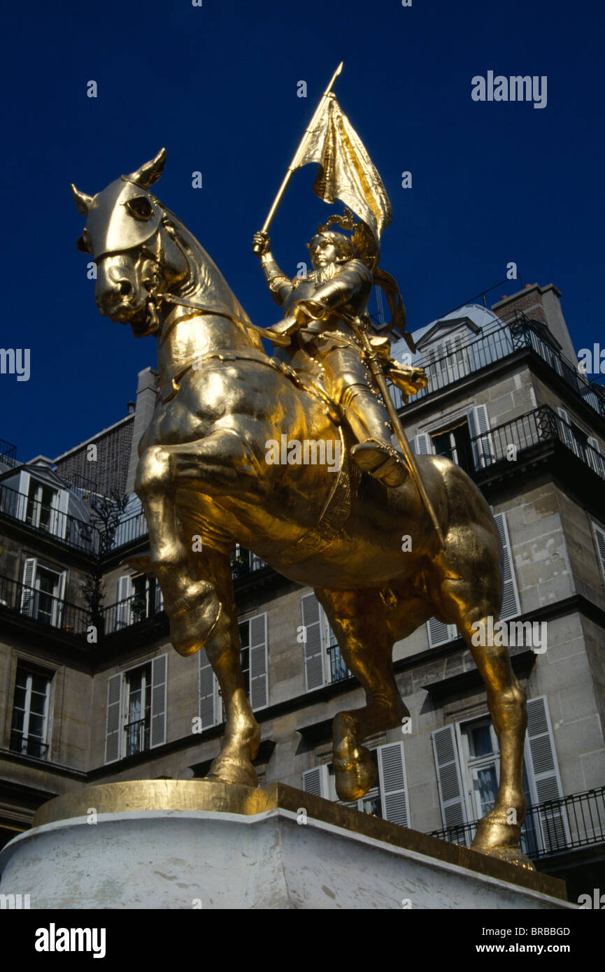 Frankreich, Ile De France, Paris, goldene Statue von Fremiet Jeanne d ' Arc auf dem Pferderücken ...