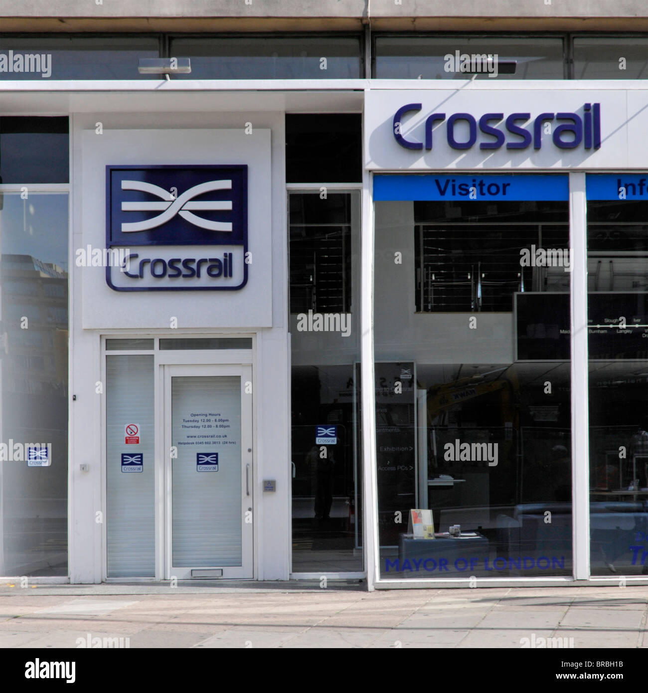 Crossrail logo -Fotos und -Bildmaterial in hoher Auflösung – Alamy