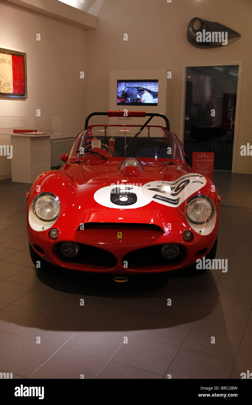 ROTER FERRARI 330 TRI LM 1962 GALLERIA MUSEUM MARANELLO Italien ...