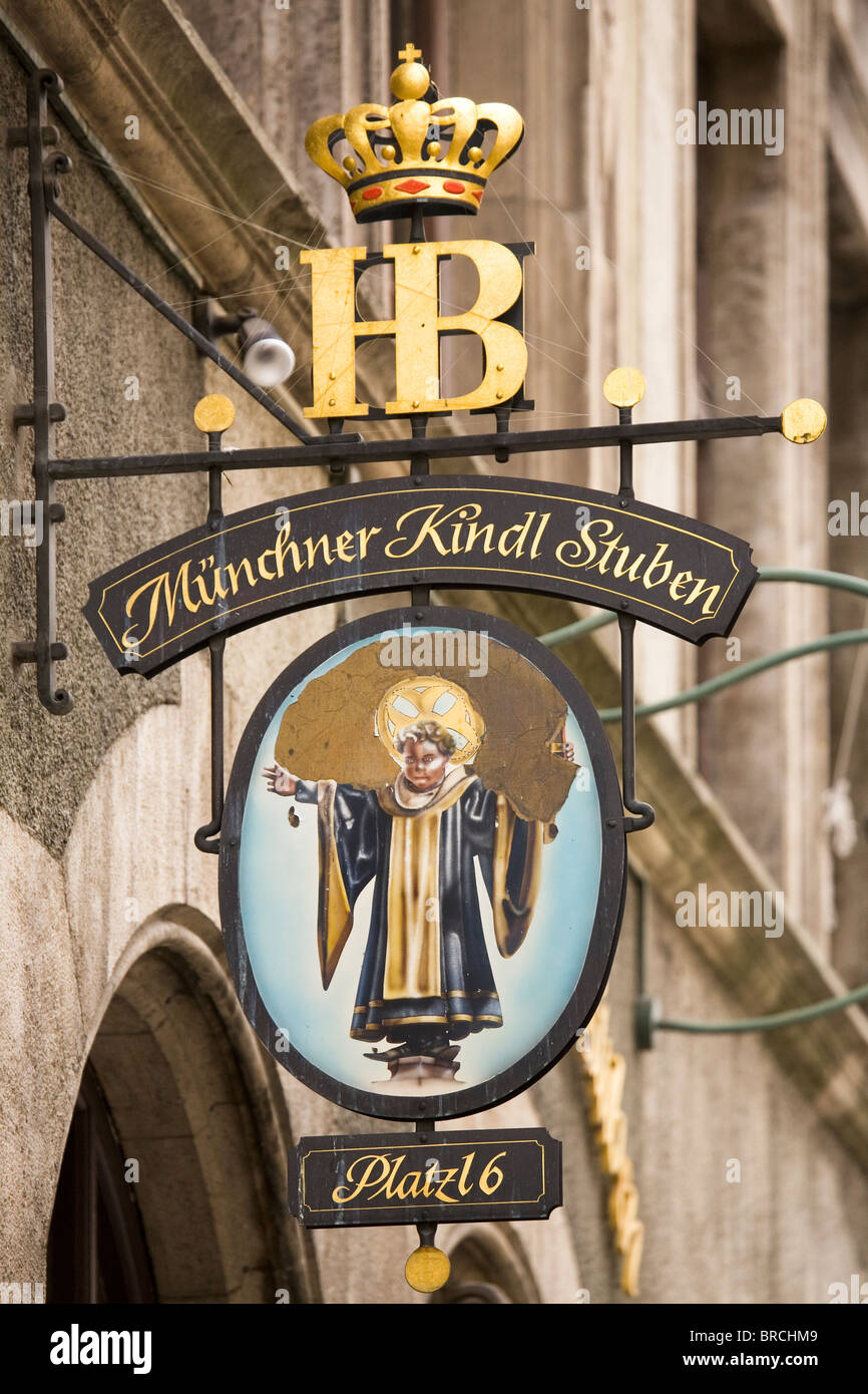 Ein Zeichen für die Muencher Kindl Stuben am Hofbrauhaus in München ...