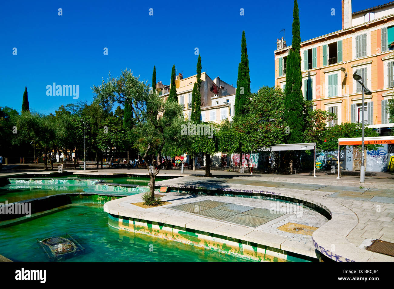 COURS JULIEN, MARSEILLE, FRANKREICH Stockfotografie - Alamy