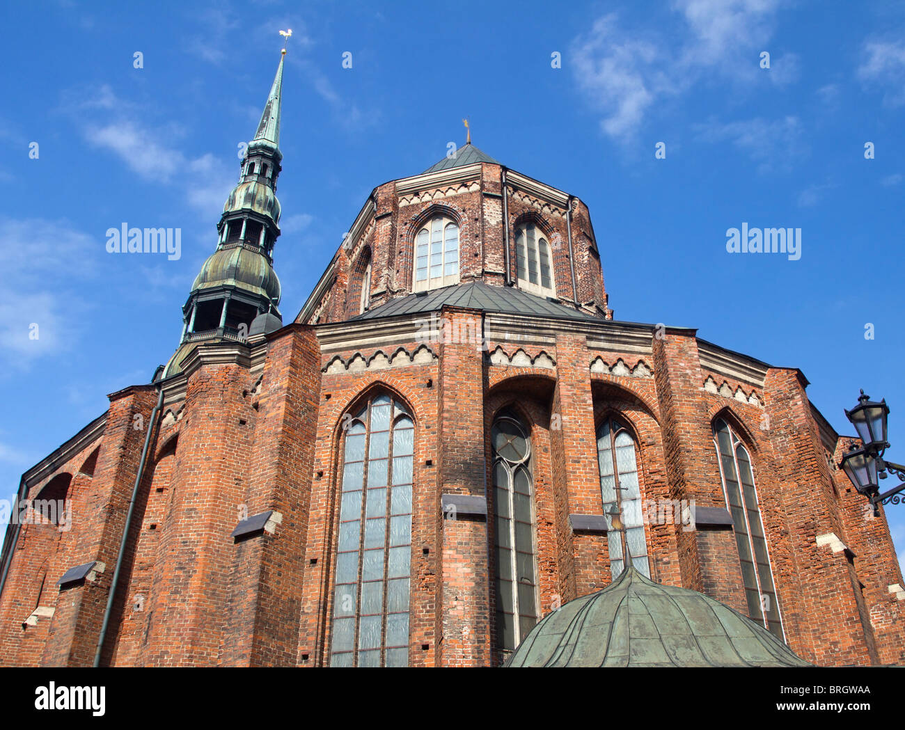 Gotische architektur in der peterskirche -Fotos und -Bildmaterial in ...