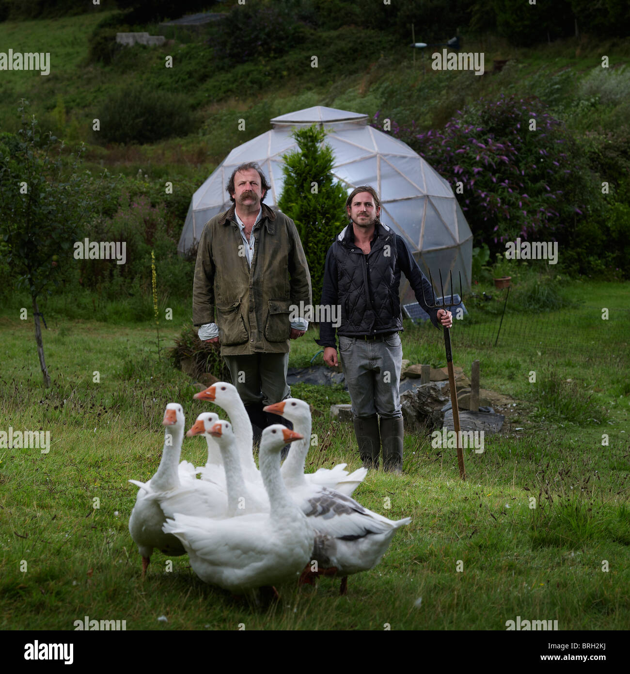 autark Bauern-Vater und Sohn-Team Dick und James Strawbridge an ihrem kleinen Betrieb in Parr ...