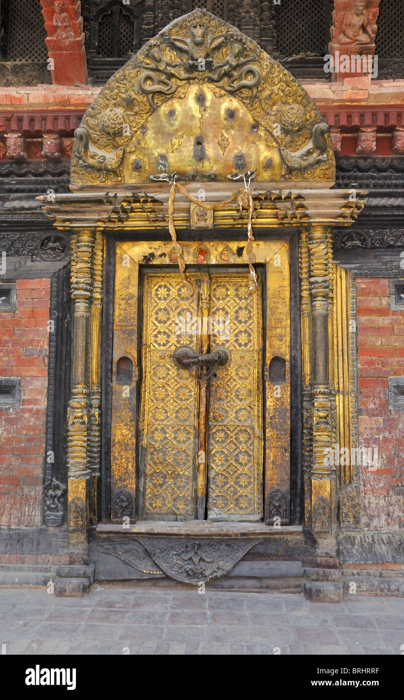 Nepal patan durbar square entrance -Fotos und -Bildmaterial in hoher ...