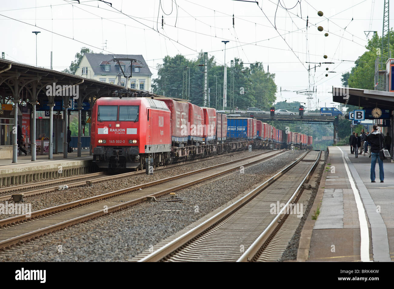 Solingen bahnhof deutschland -Fotos und -Bildmaterial in hoher ...
