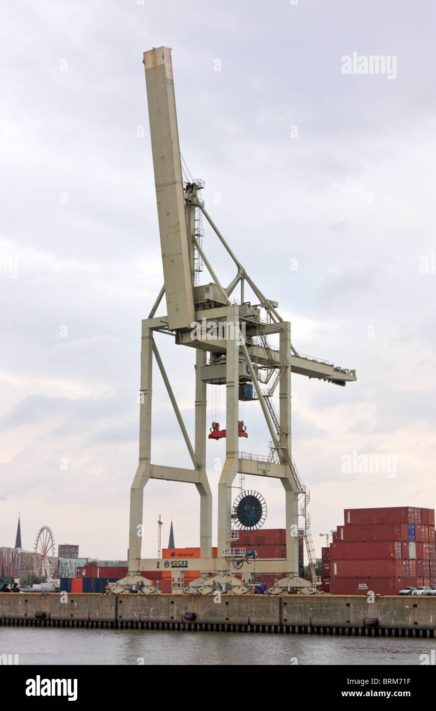 Container brücke -Fotos und -Bildmaterial in hoher Auflösung – Alamy
