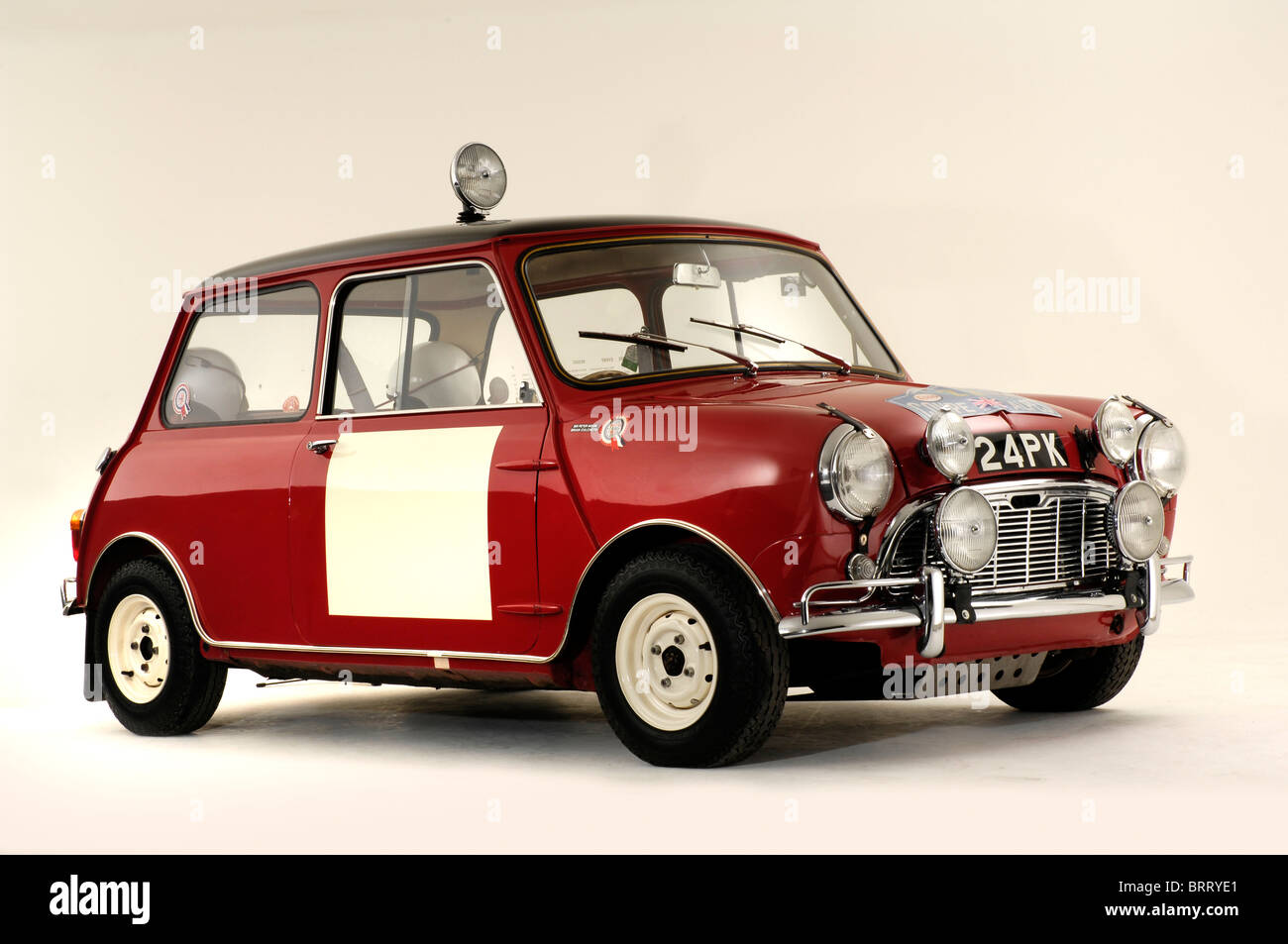 Roter mini cooper s -Fotos und -Bildmaterial in hoher Auflösung – Alamy
