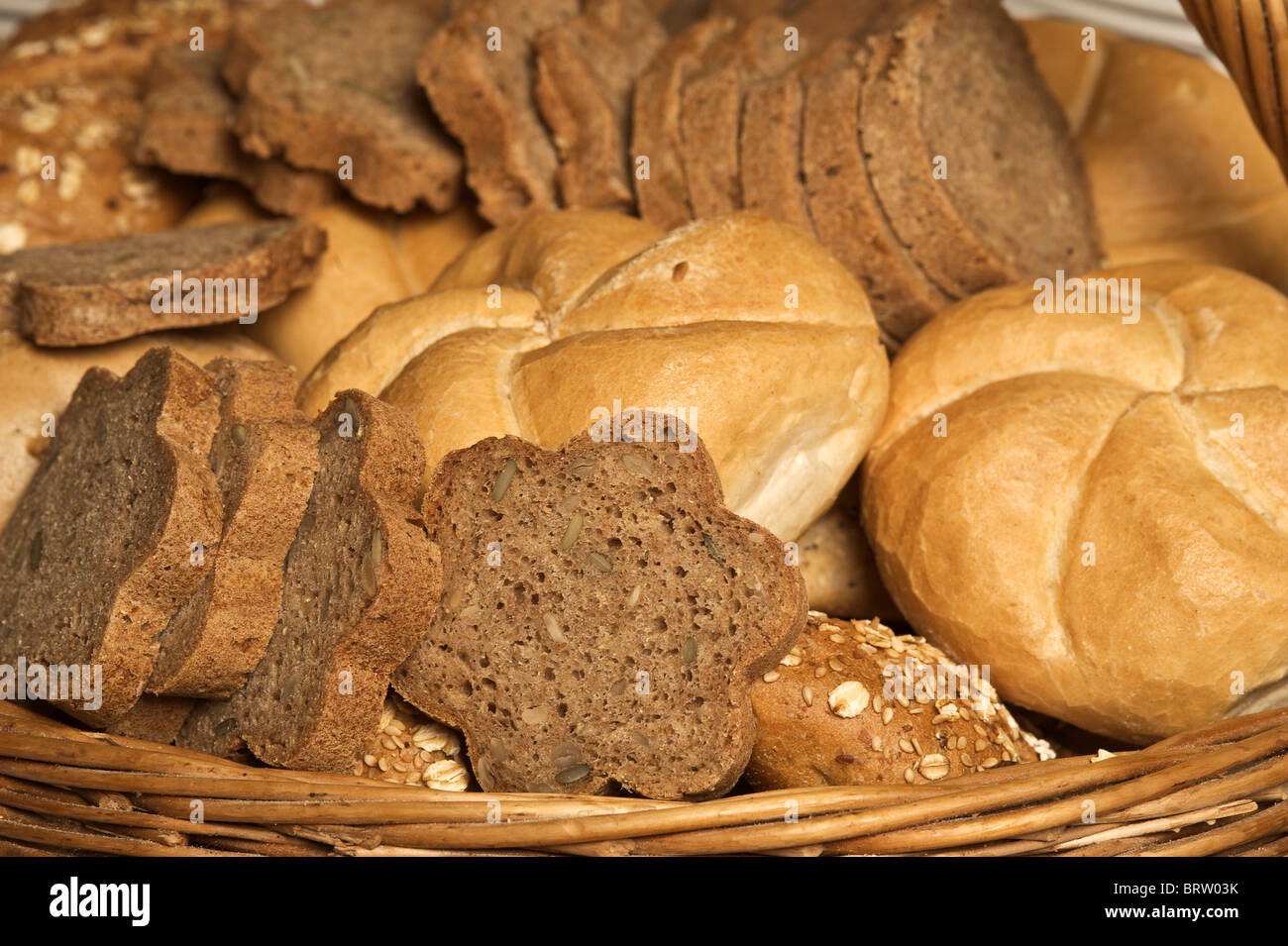 Brotkoerbe -Fotos und -Bildmaterial in hoher Auflösung – Alamy