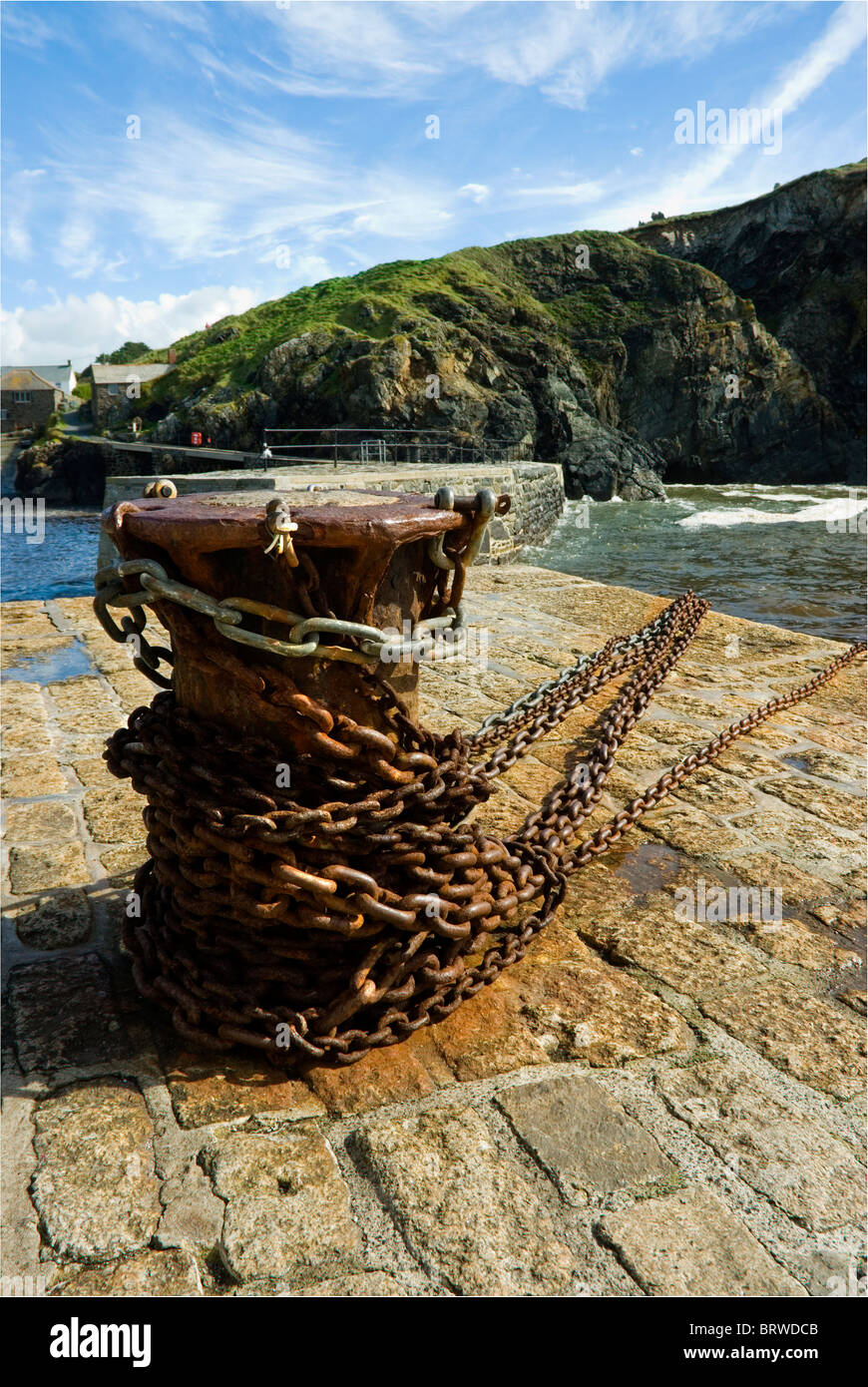 Rostige mooring ketten -Fotos und -Bildmaterial in hoher Auflösung – Alamy