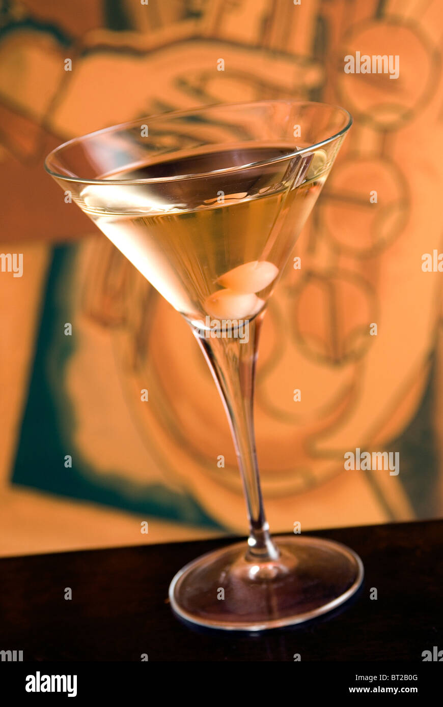 Gibson alcohol cocktail -Fotos und -Bildmaterial in hoher Auflösung – Alamy