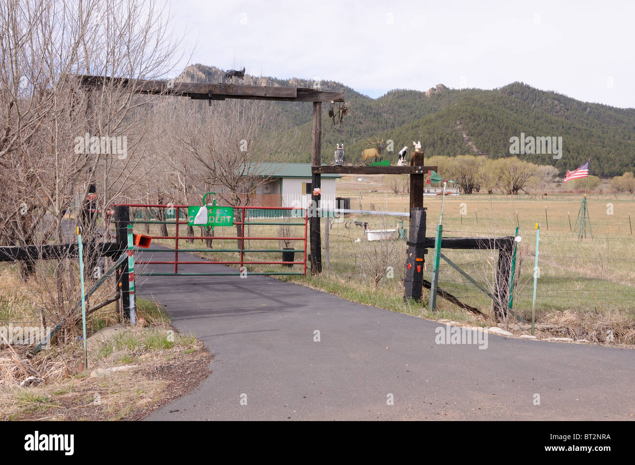 Bauernhaus tor -Fotos und -Bildmaterial in hoher Auflösung – Alamy