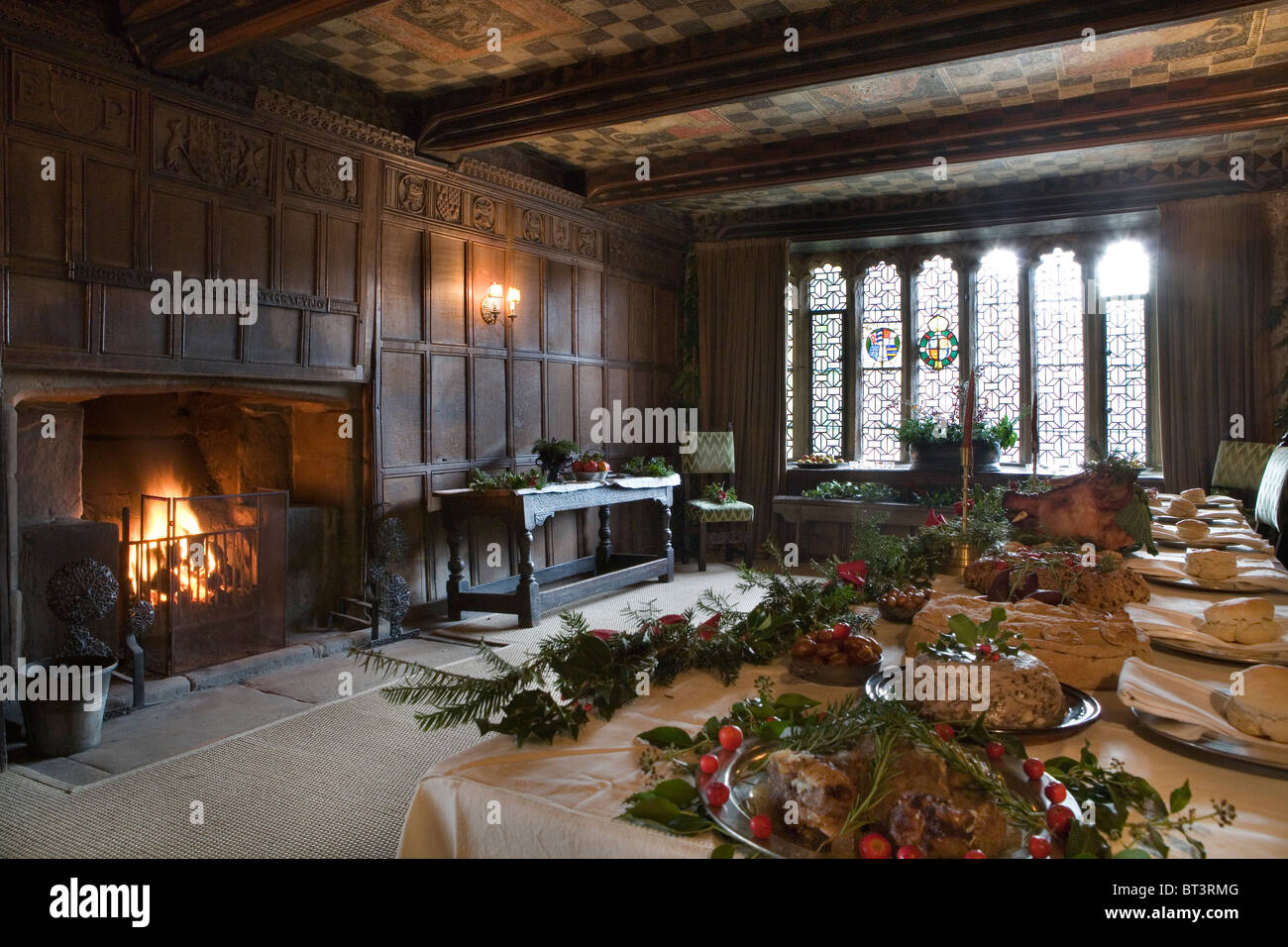 Tudor dining room -Fotos und -Bildmaterial in hoher Auflösung – Alamy