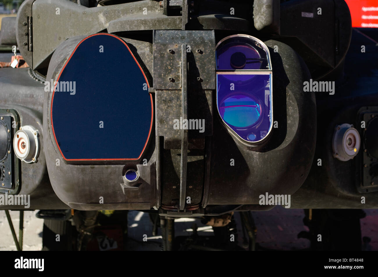 Sensor-Array auf Westland WAH - 64D Longbow Apache AH1, betrieben von ...