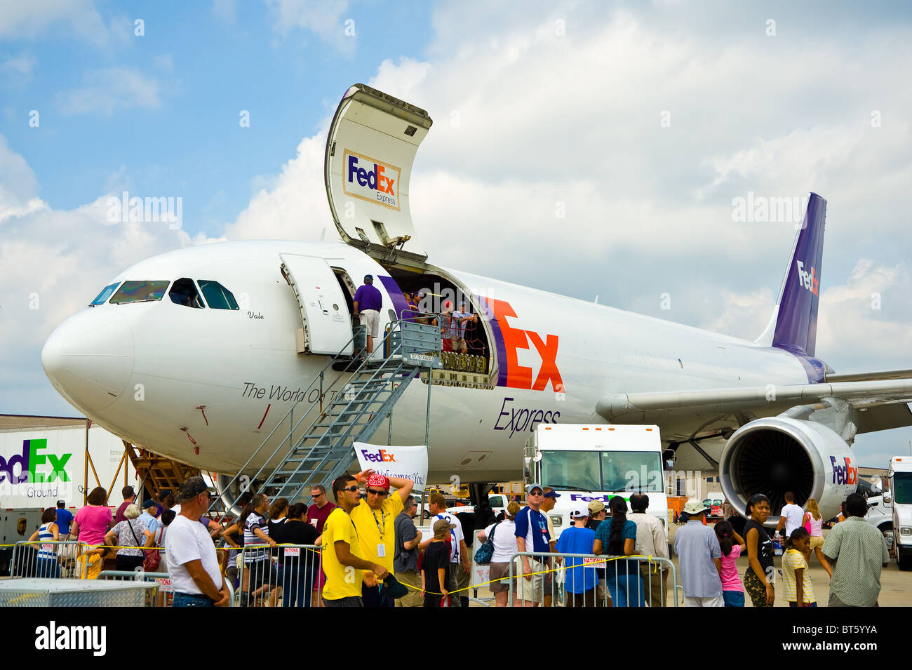 Fedex express flugzeug -Fotos und -Bildmaterial in hoher Auflösung – Alamy