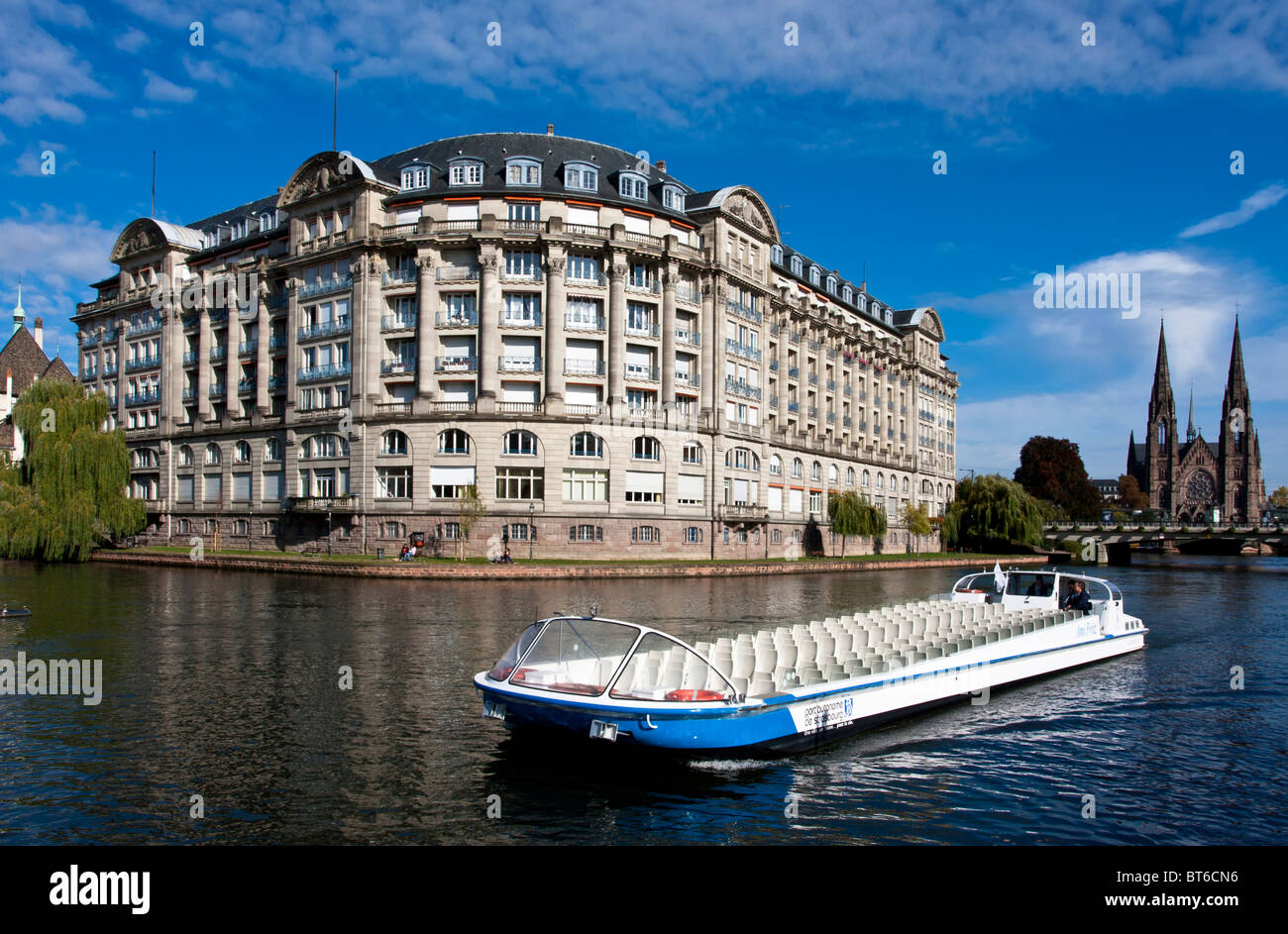 Strasbourg sightseeing boat -Fotos und -Bildmaterial in hoher Auflösung ...