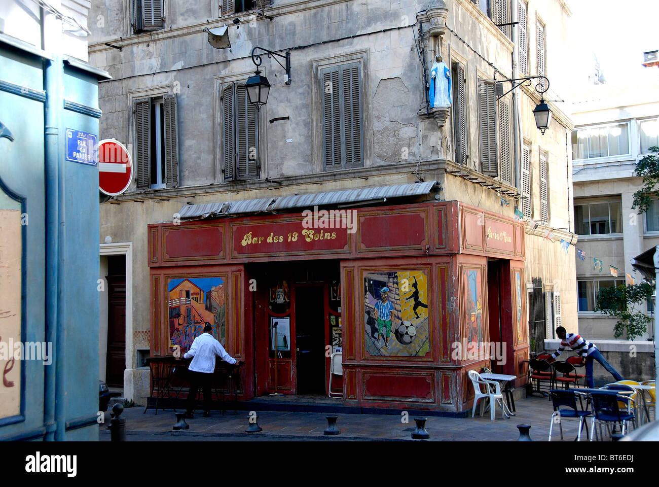 Marseille bar -Fotos und -Bildmaterial in hoher Auflösung – Alamy