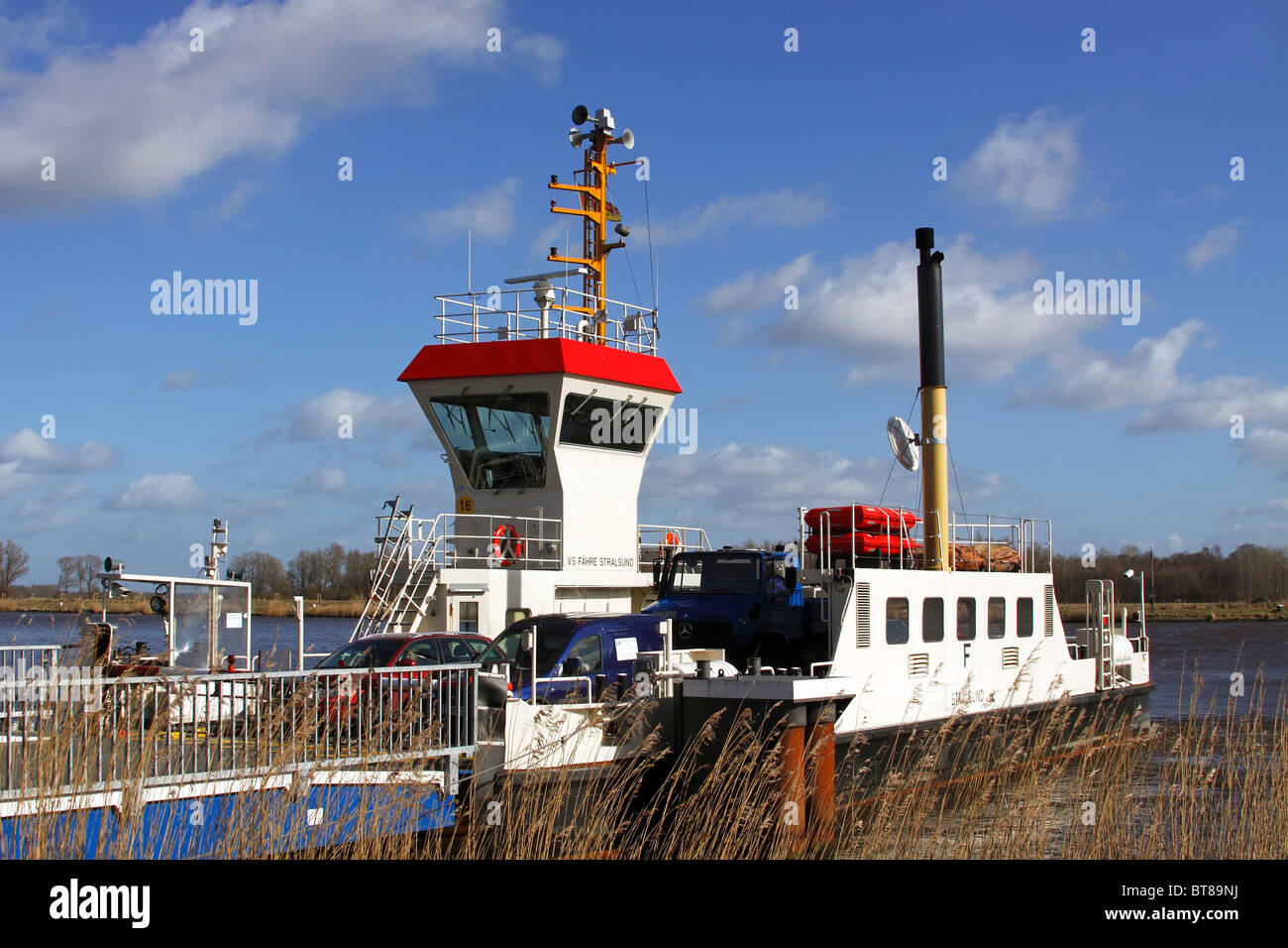 Ferry jetty -Fotos und -Bildmaterial in hoher Auflösung – Alamy