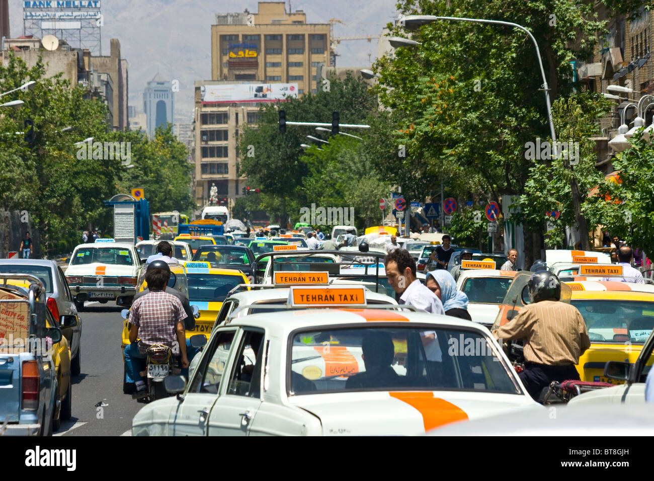 Tehran taxi iran taxicab -Fotos und -Bildmaterial in hoher Auflösung ...