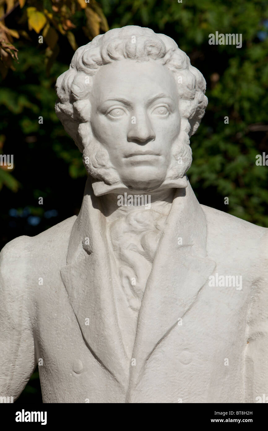 Statue von Russlands berühmtester Dichter Alexander Pushkin (1799-1837 ...