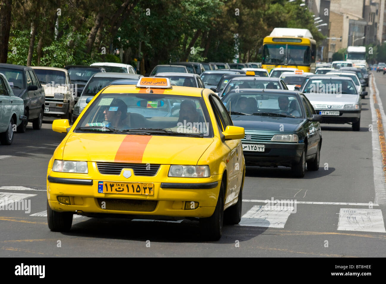 Tehran taxi iran taxicab -Fotos und -Bildmaterial in hoher Auflösung ...