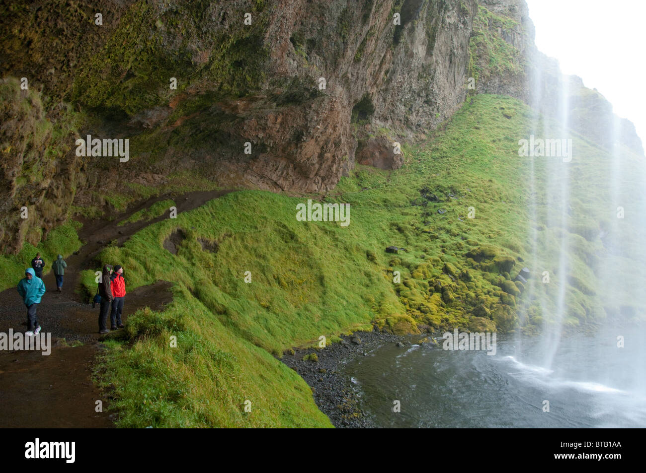 Island. Skogafoss (aka Skogar Wasserfall). Beliebte Wasserfall, wo ...