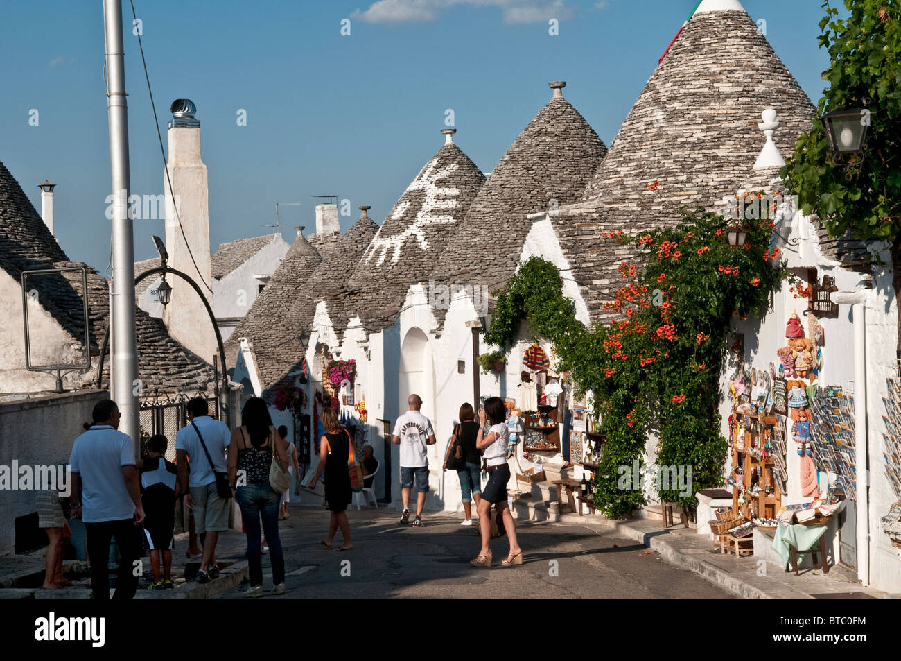 Italia; Italien, Apulien, Italien Alberobello, Häuser Trulli von ...
