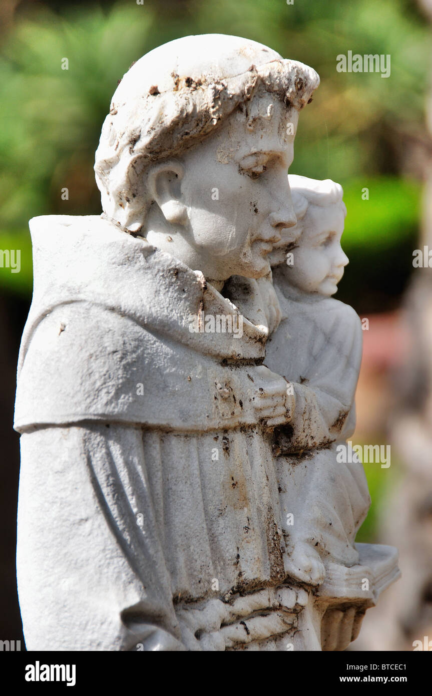 Heilige anthony statue -Fotos und -Bildmaterial in hoher Auflösung – Alamy