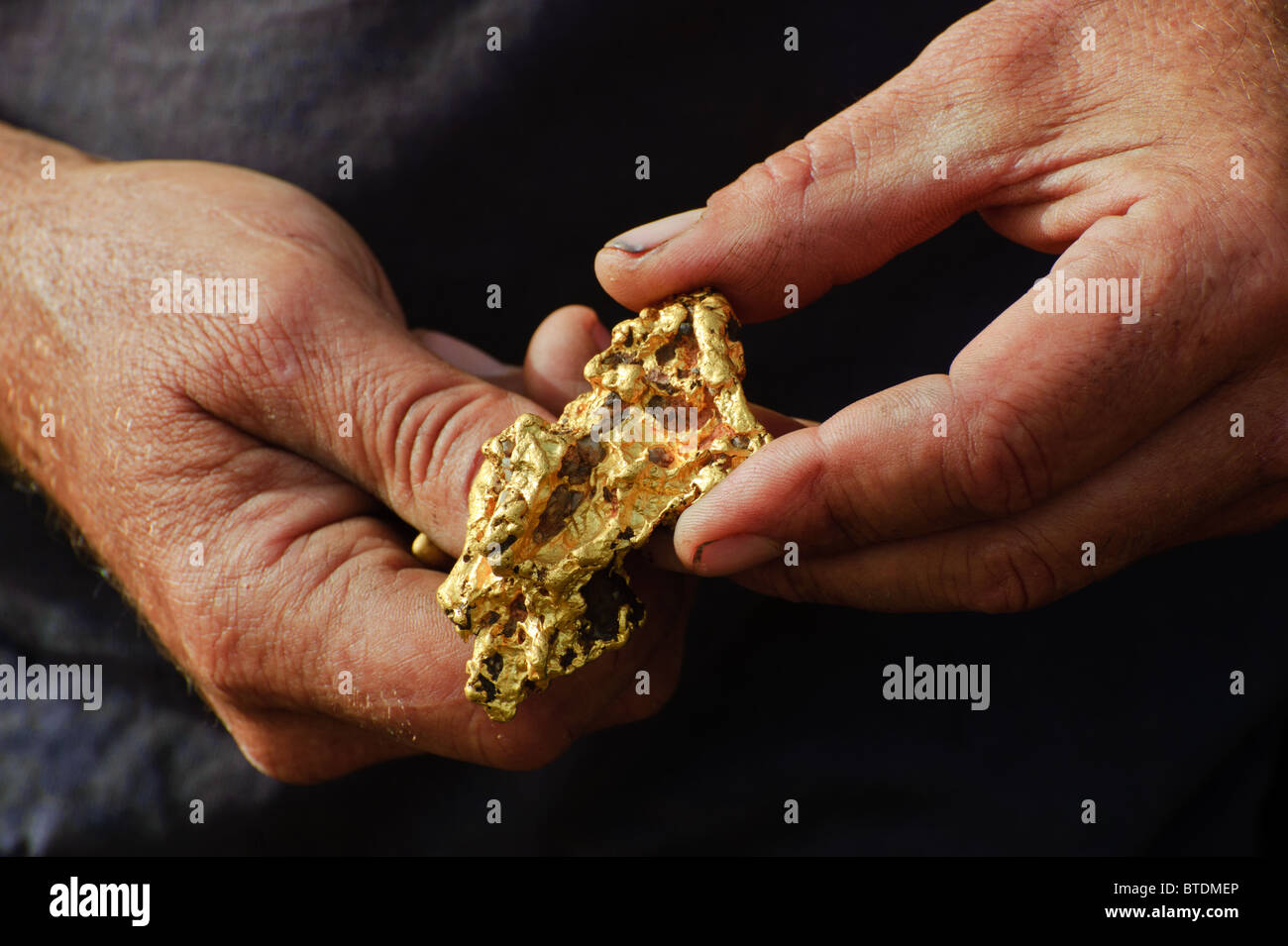 Nugget gold -Fotos und -Bildmaterial in hoher Auflösung – Alamy